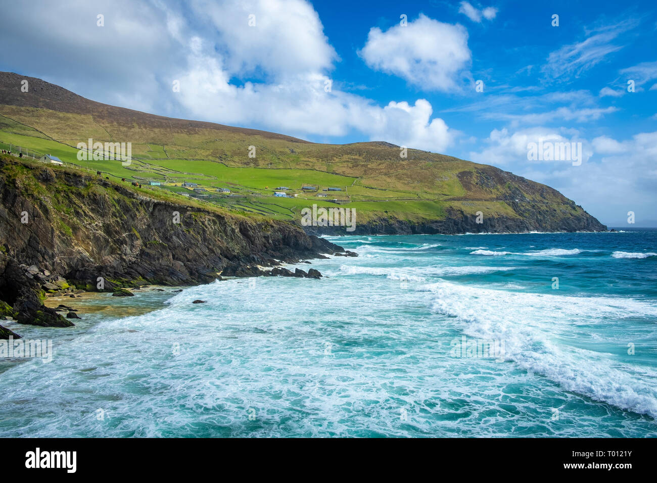 Coumeenoole Beach at the Slea Head Drive Stock Photo - Alamy