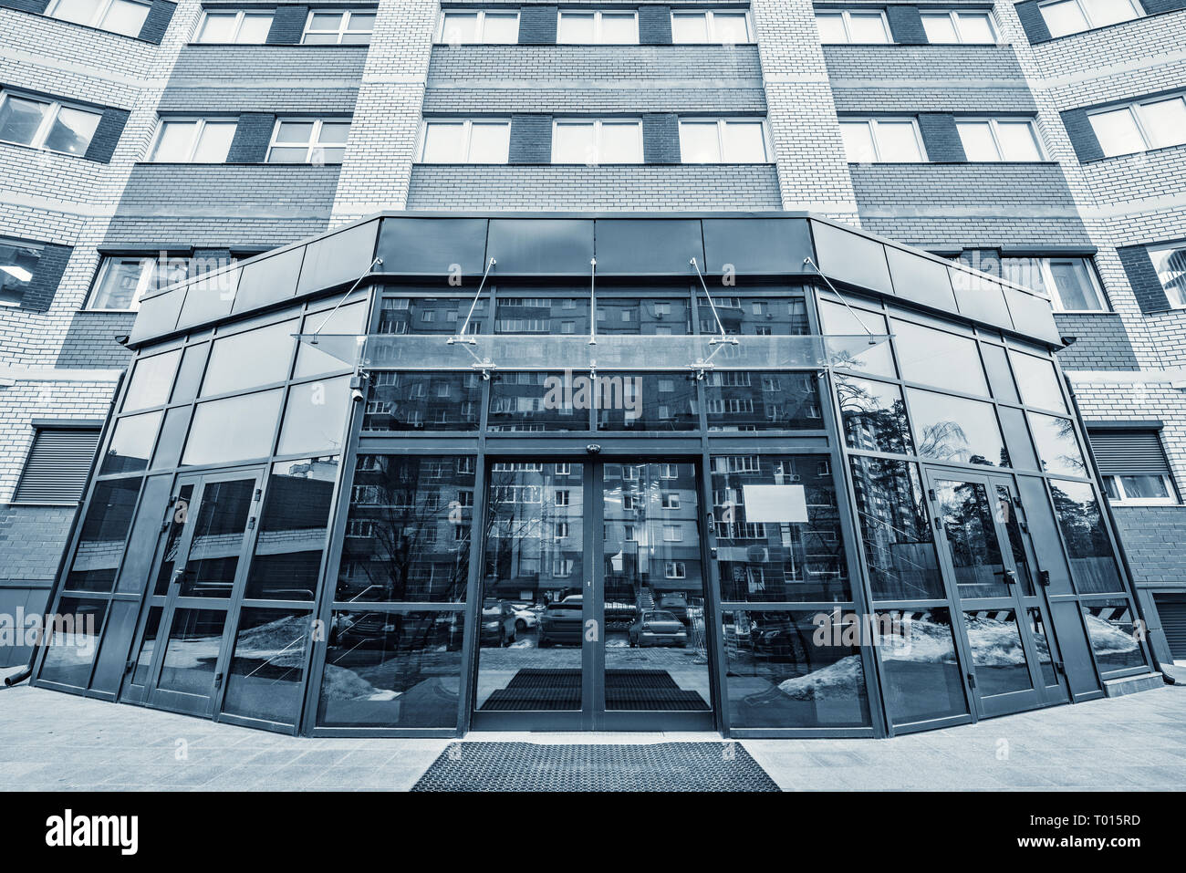 Entrance of the modern business city office building Stock Photo - Alamy