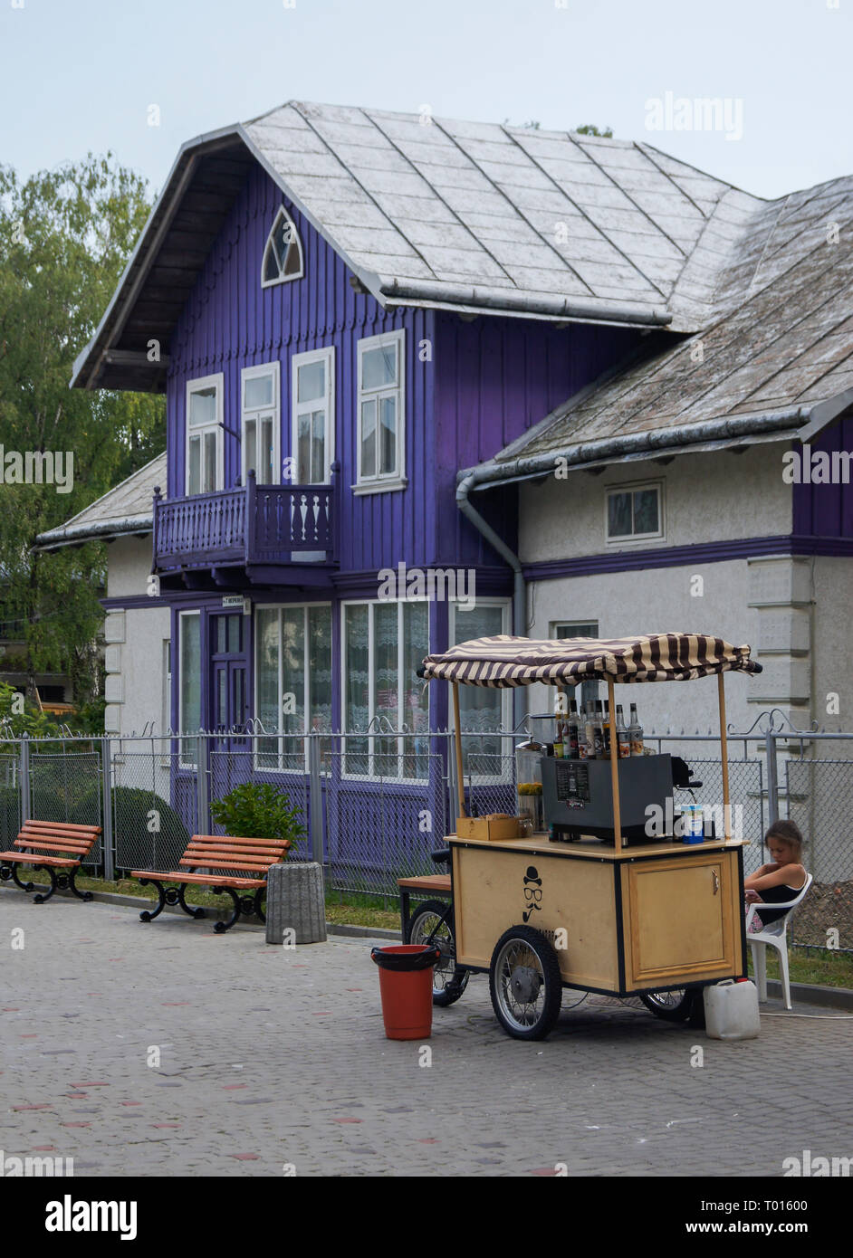Wooden vendor house hi-res stock photography and images - Alamy