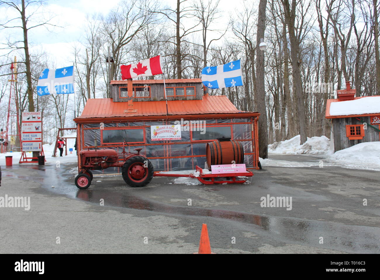 Sugarshack in Québec Stock Photo - Alamy