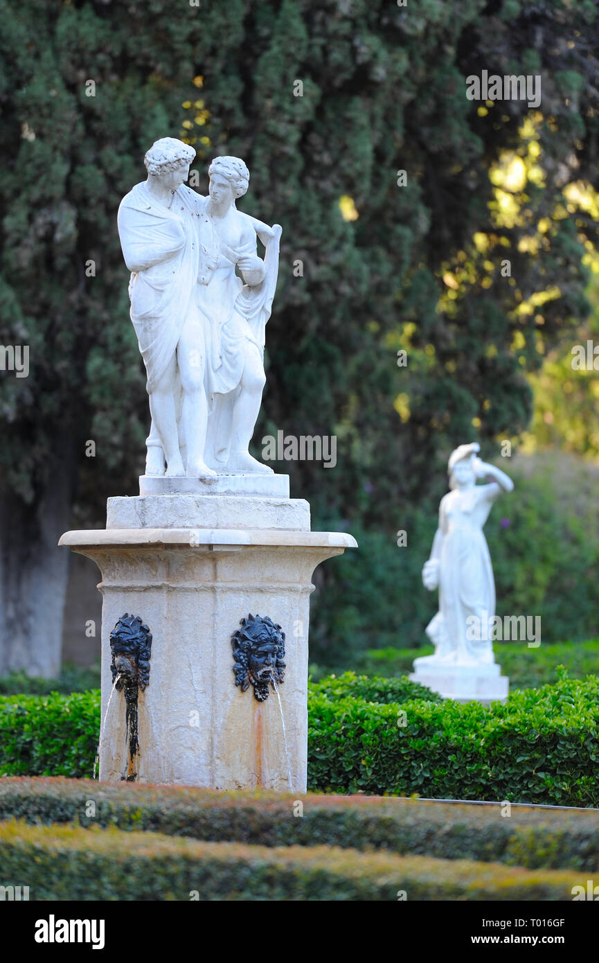 Greco roman statue hi-res stock photography and images - Alamy