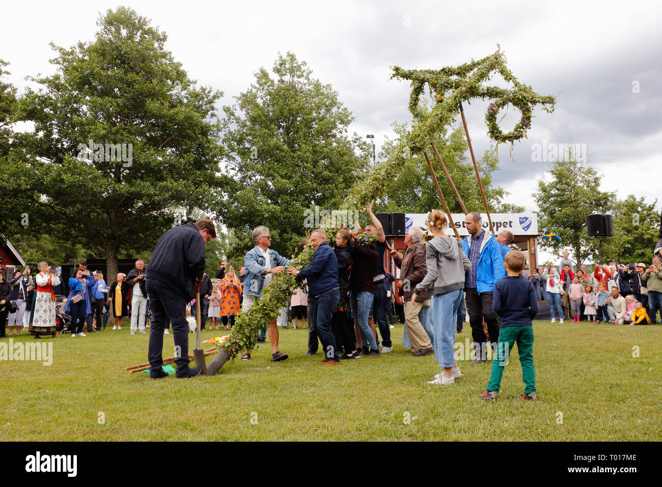 Midsummer sweden celebration hi-res stock photography and images - Alamy
