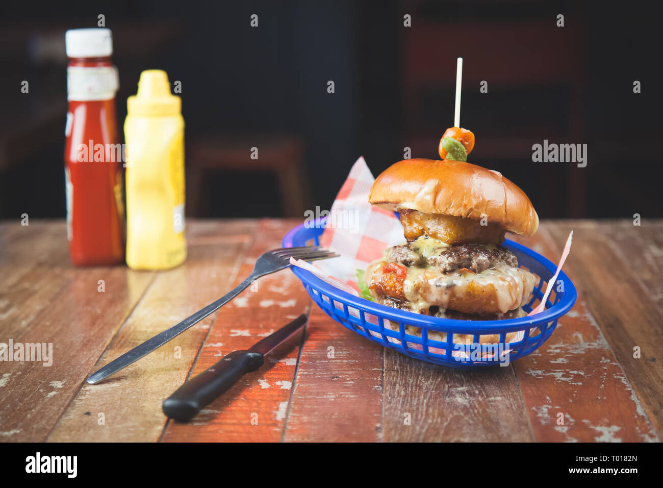 Greasy burger hi-res stock photography and images - Alamy