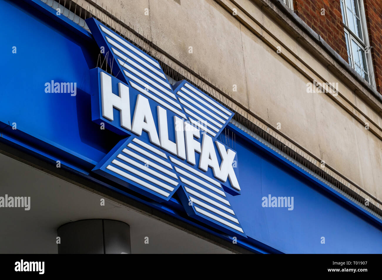 Halifax bank branch london hi-res stock photography and images - Alamy
