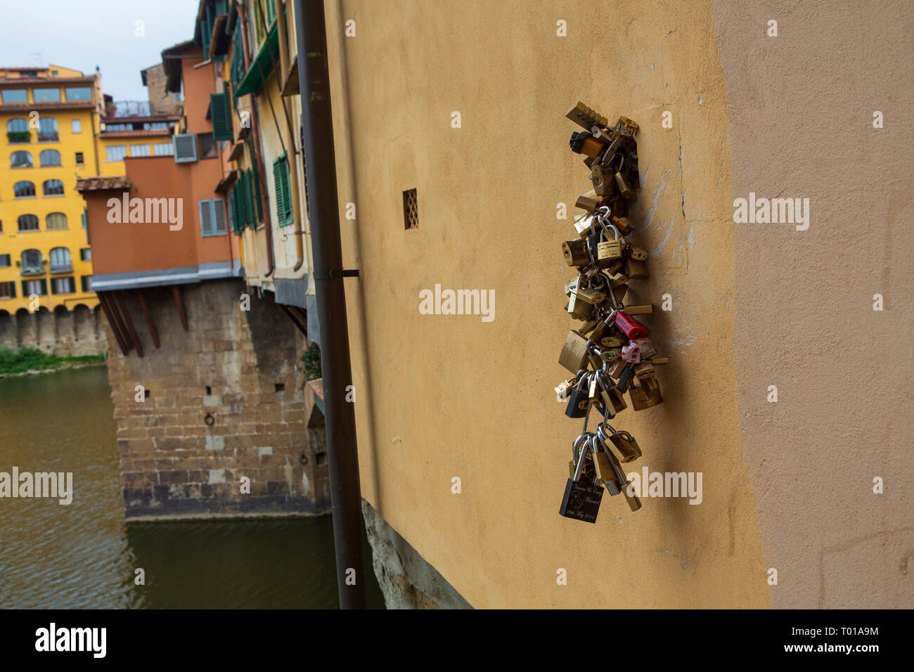 Arch locks hi-res stock photography and images - Alamy