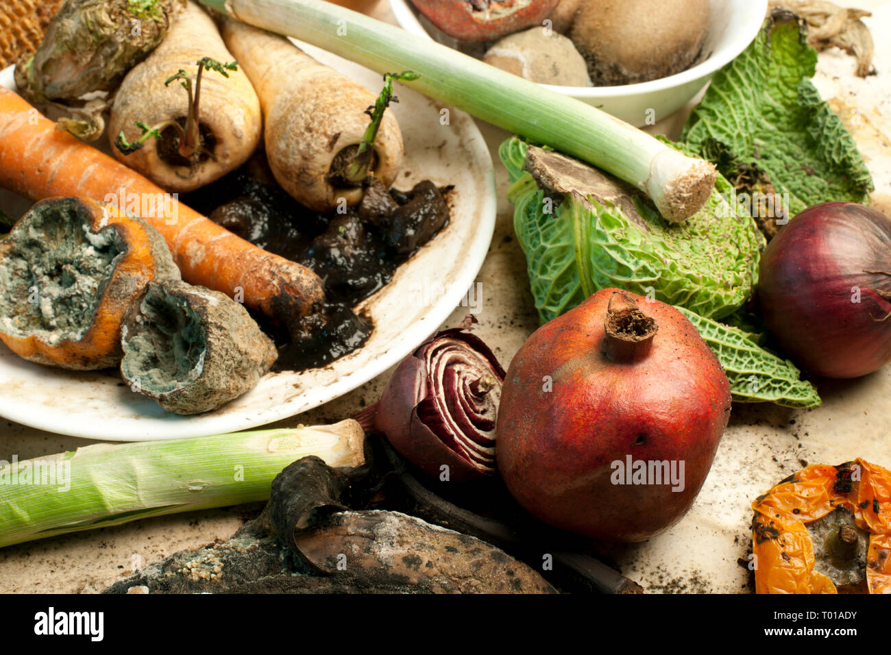Rotting fruit hi-res stock photography and images - Alamy