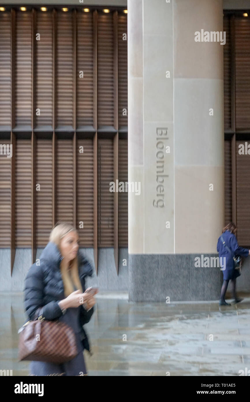 Bloomberg building in London with pedestrians Stock Photo - Alamy