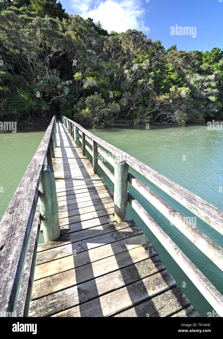The track from the Waitangi Treaty Grounds to Haruru falls, crosses ...