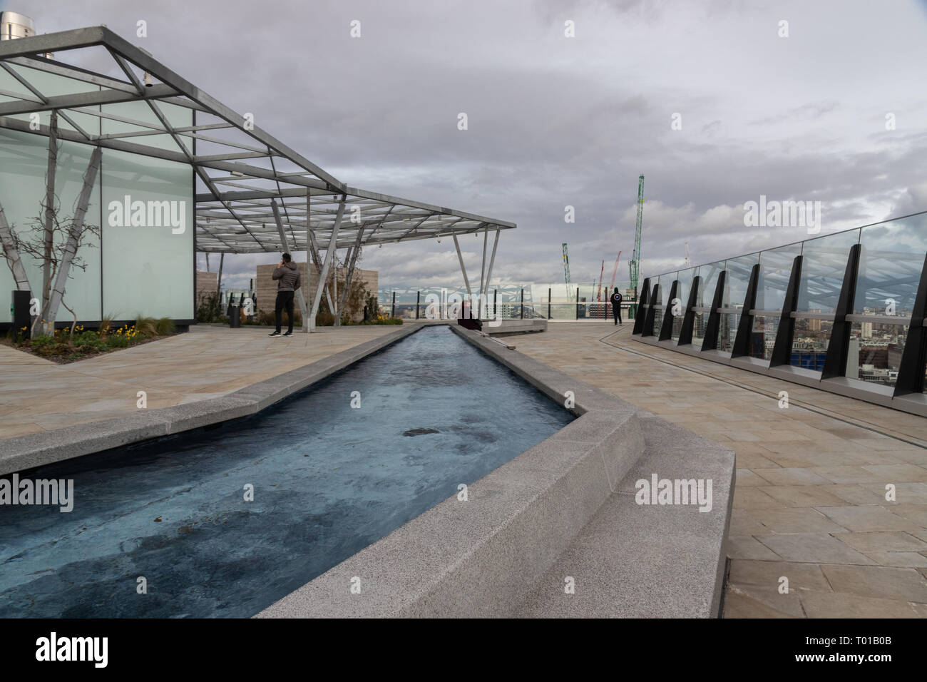 London rooftop gardens hi-res stock photography and images - Alamy