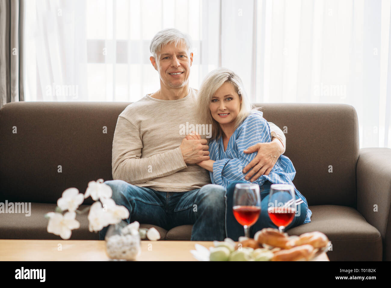 Romantic dinner together home hi-res stock photography and images - Alamy