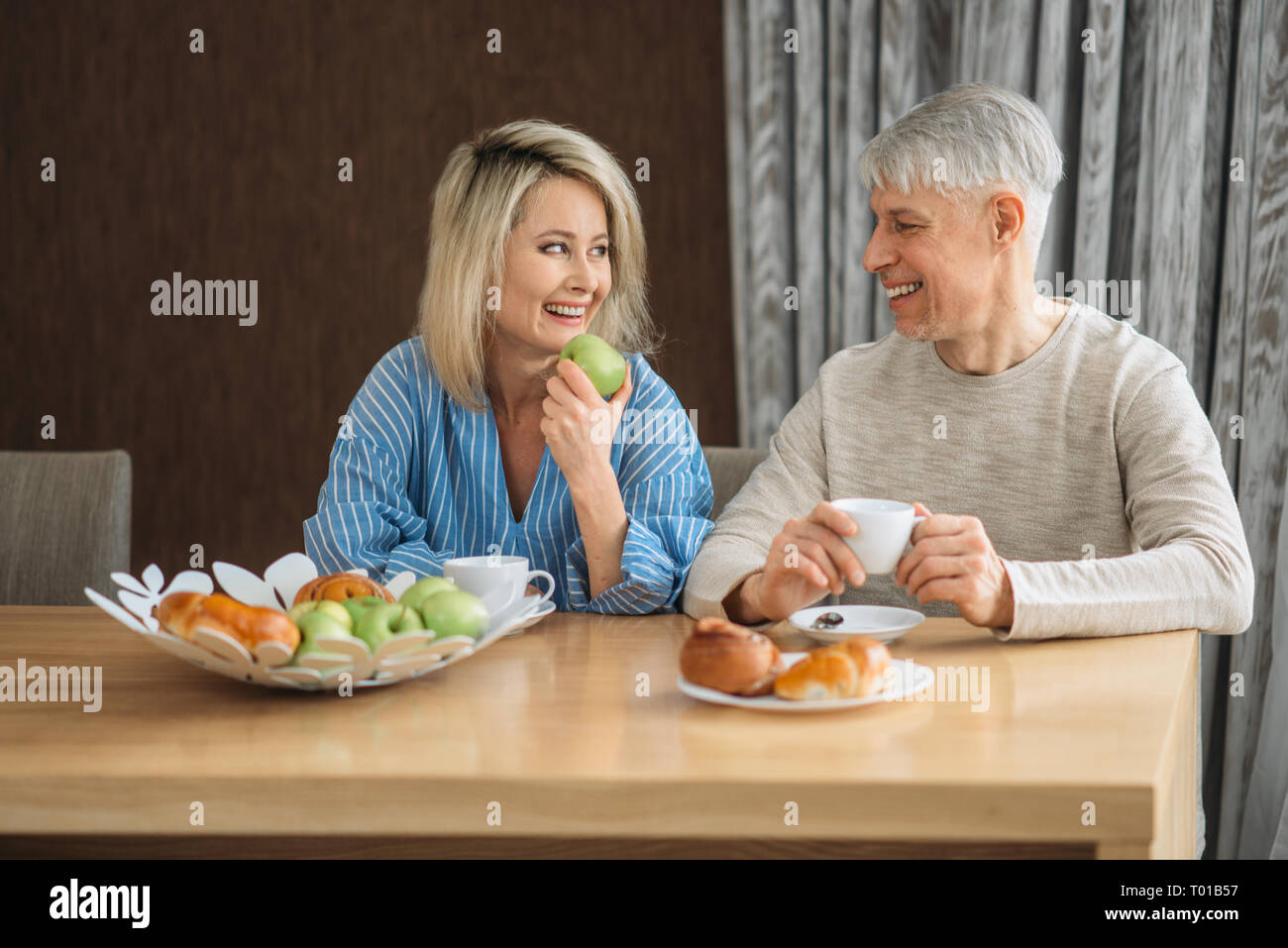 Mature married couple breakfast hi-res stock photography and images - Alamy