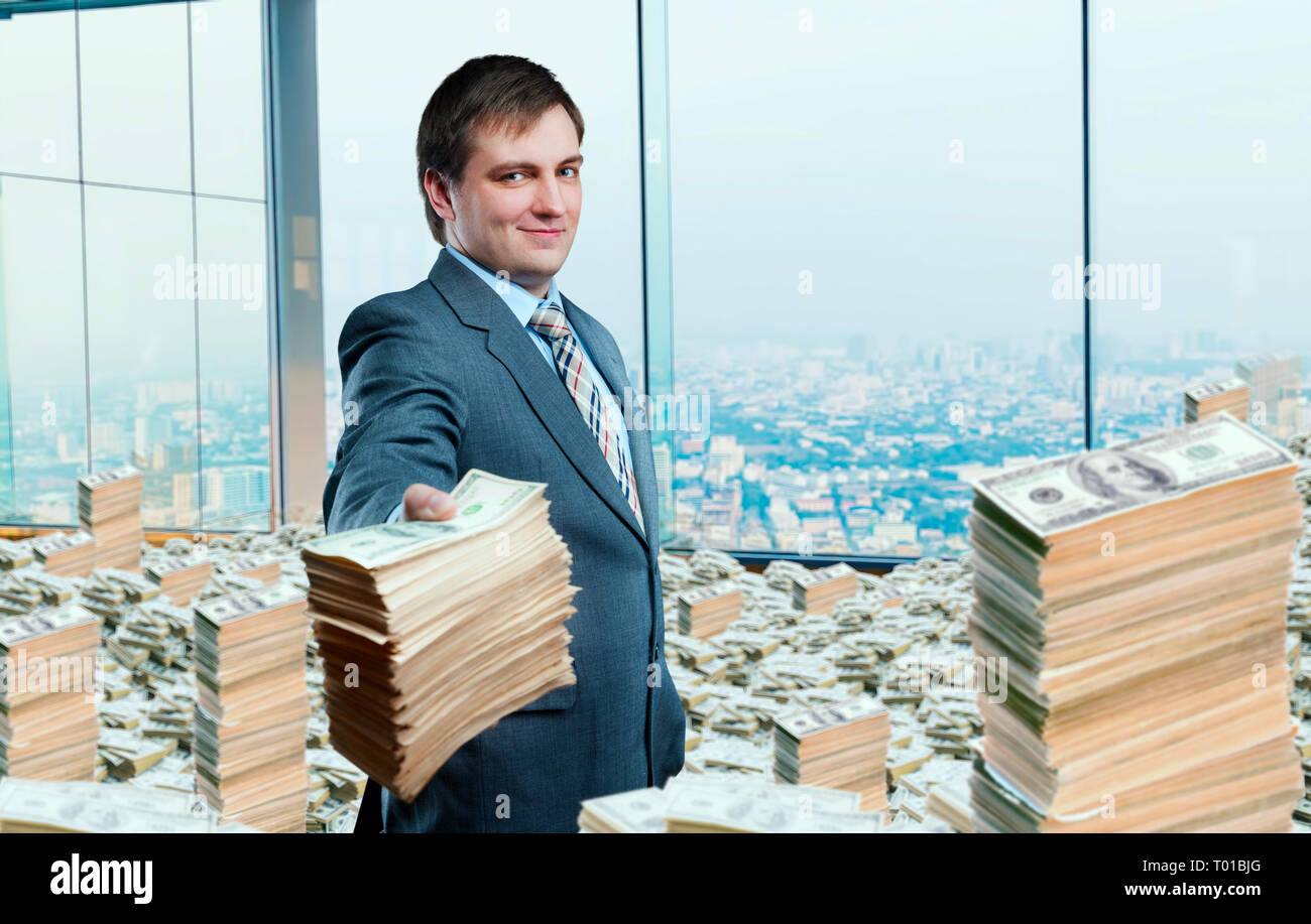 Person holding out money hi-res stock photography and images - Alamy