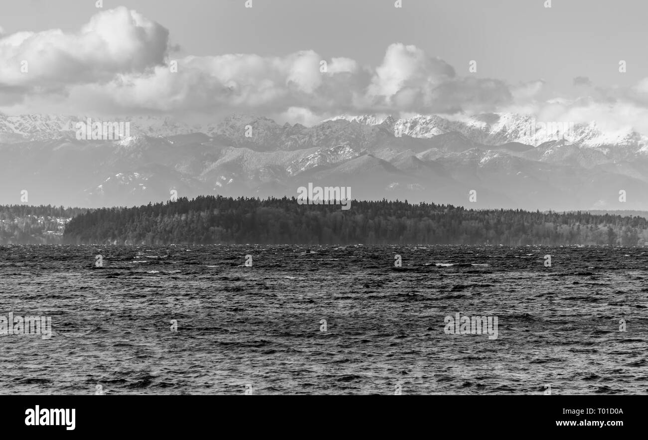 A view of the Olympic Mountains across the Puget Sound Stock Photo - Alamy