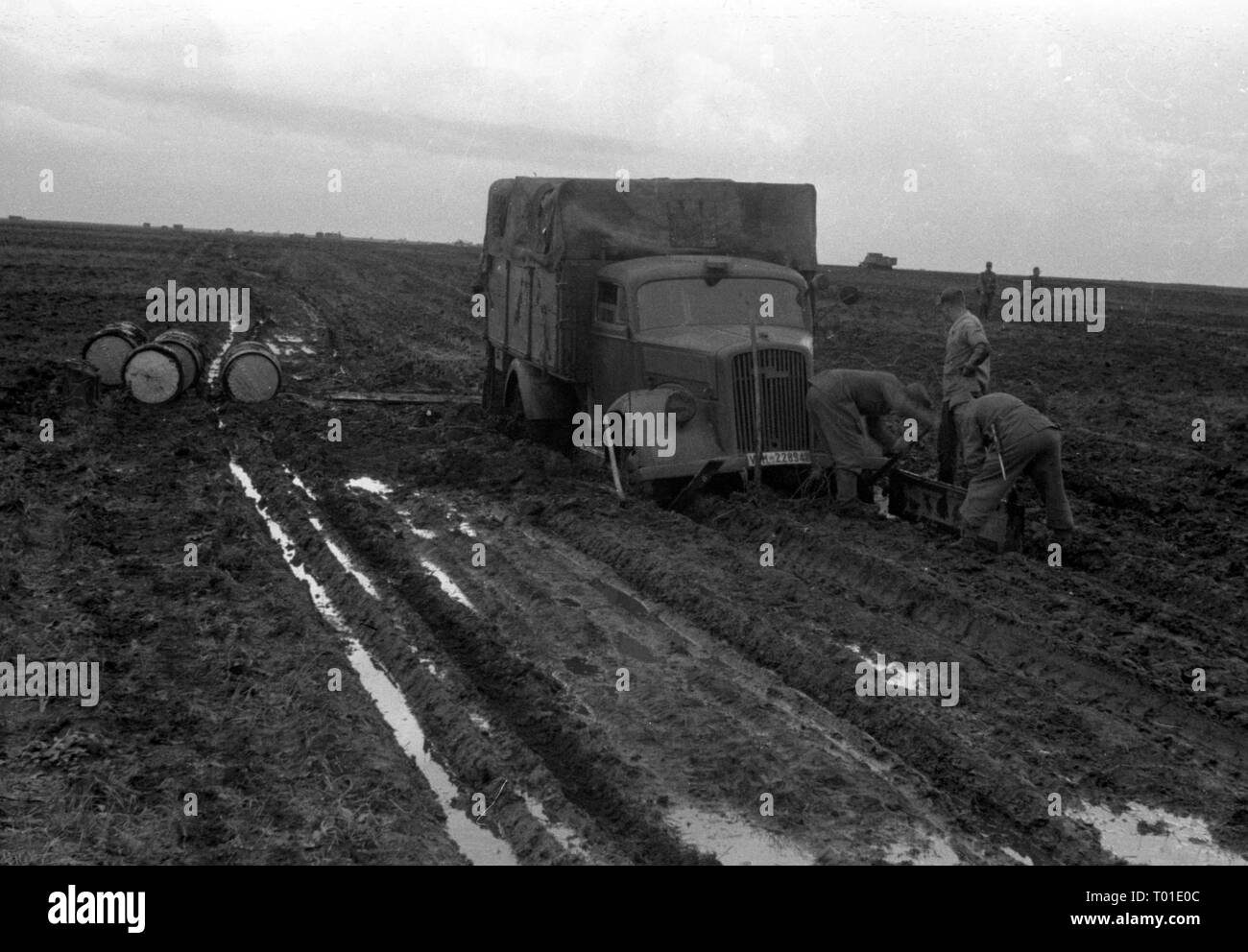 Wehrmacht Heer Ostfront OPEL BLITZ - German Army at the Eastern Front ...