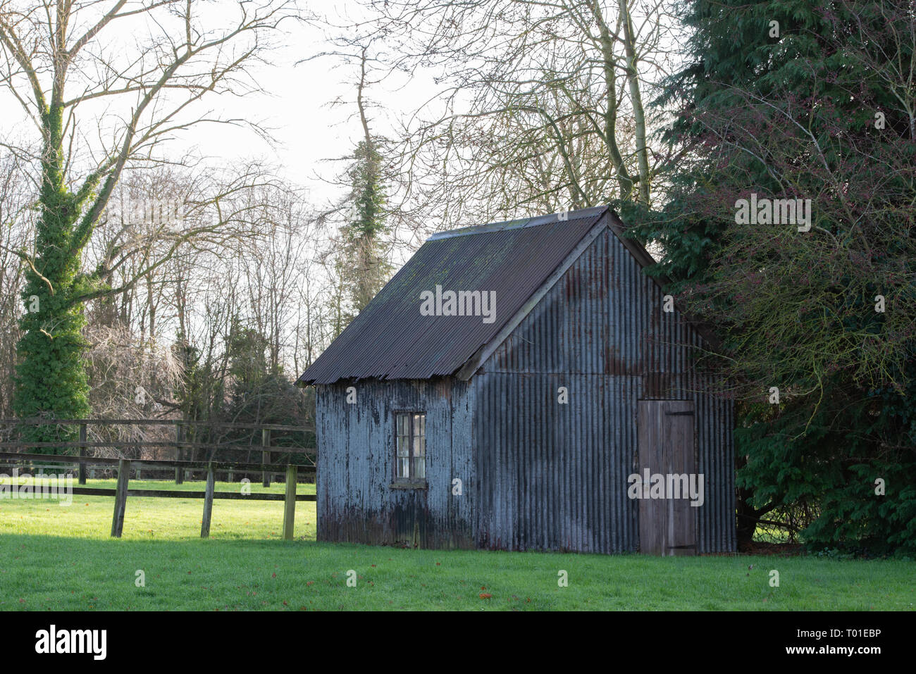 Old derelict barn in the countryside Stock Photo - Alamy