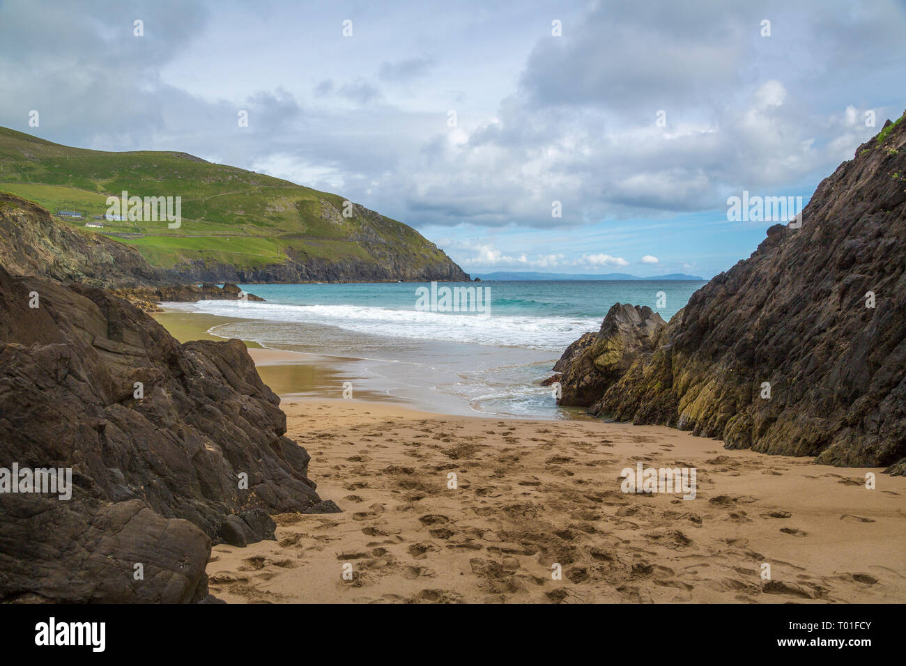 Coumeenoole Beach at the Slea Head Drive Stock Photo - Alamy