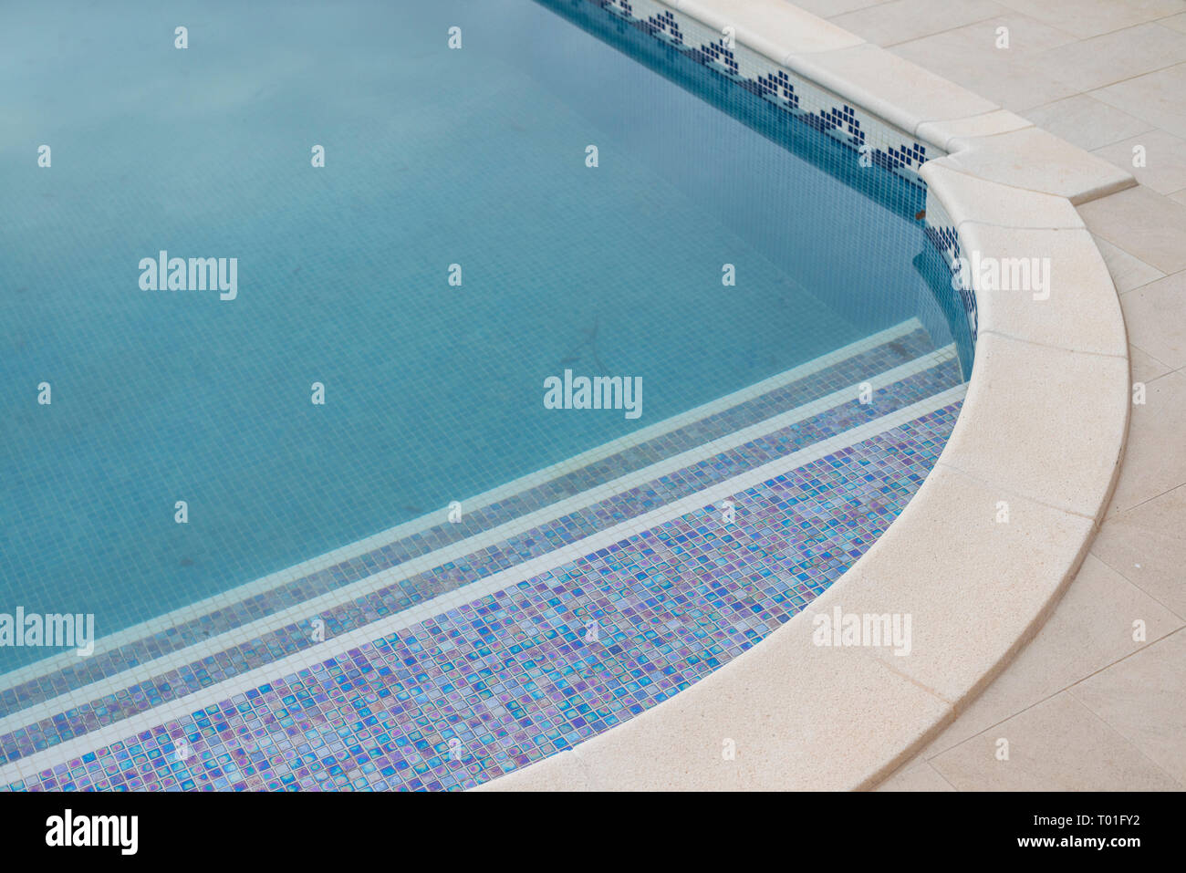 Luxury outdoor swimming pool blue hi-res stock photography and images ...