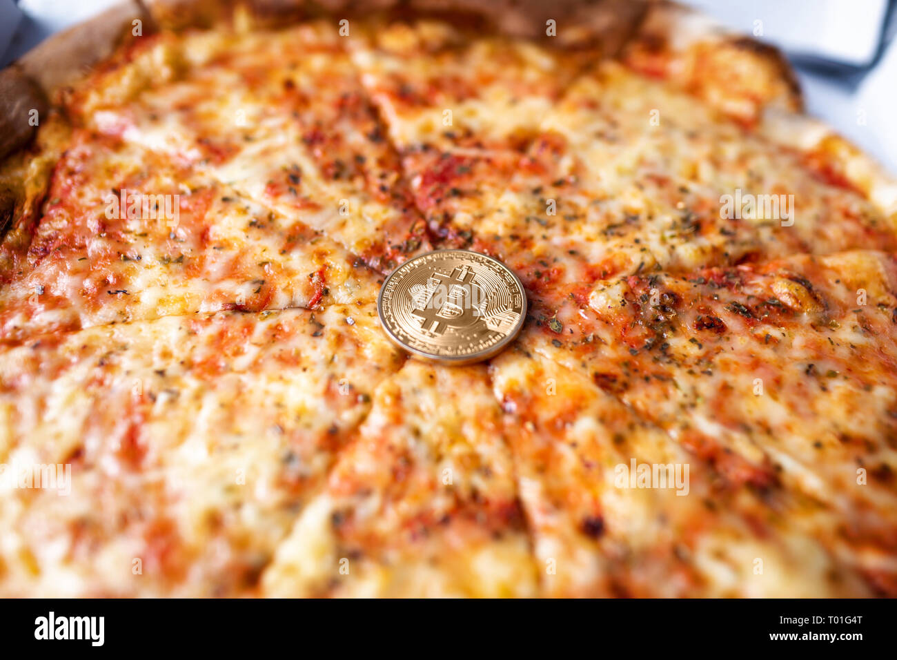 Bitcoin pizza day anniversary. The first reported exchange of ...