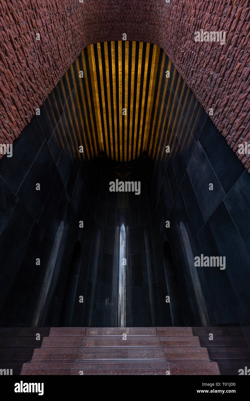 NOA Building, Minato-Ku, Tokyo, Japan. Designed by Seiichi Shirai ...