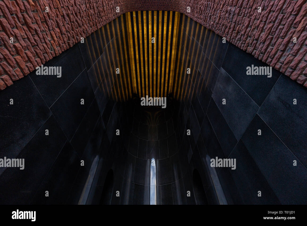 NOA Building, Minato-Ku, Tokyo, Japan. Designed by Seiichi Shirai ...