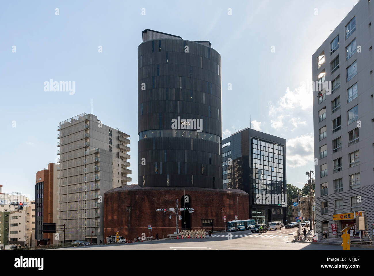 NOA Building, Minato-Ku, Tokyo, Japan. Designed by Seiichi Shirai ...