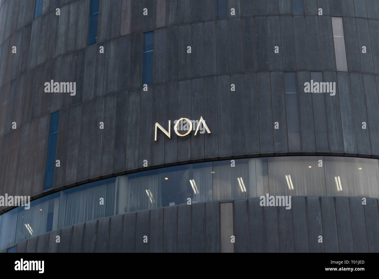 NOA Building, Minato-Ku, Tokyo, Japan. Designed by Seiichi Shirai ...