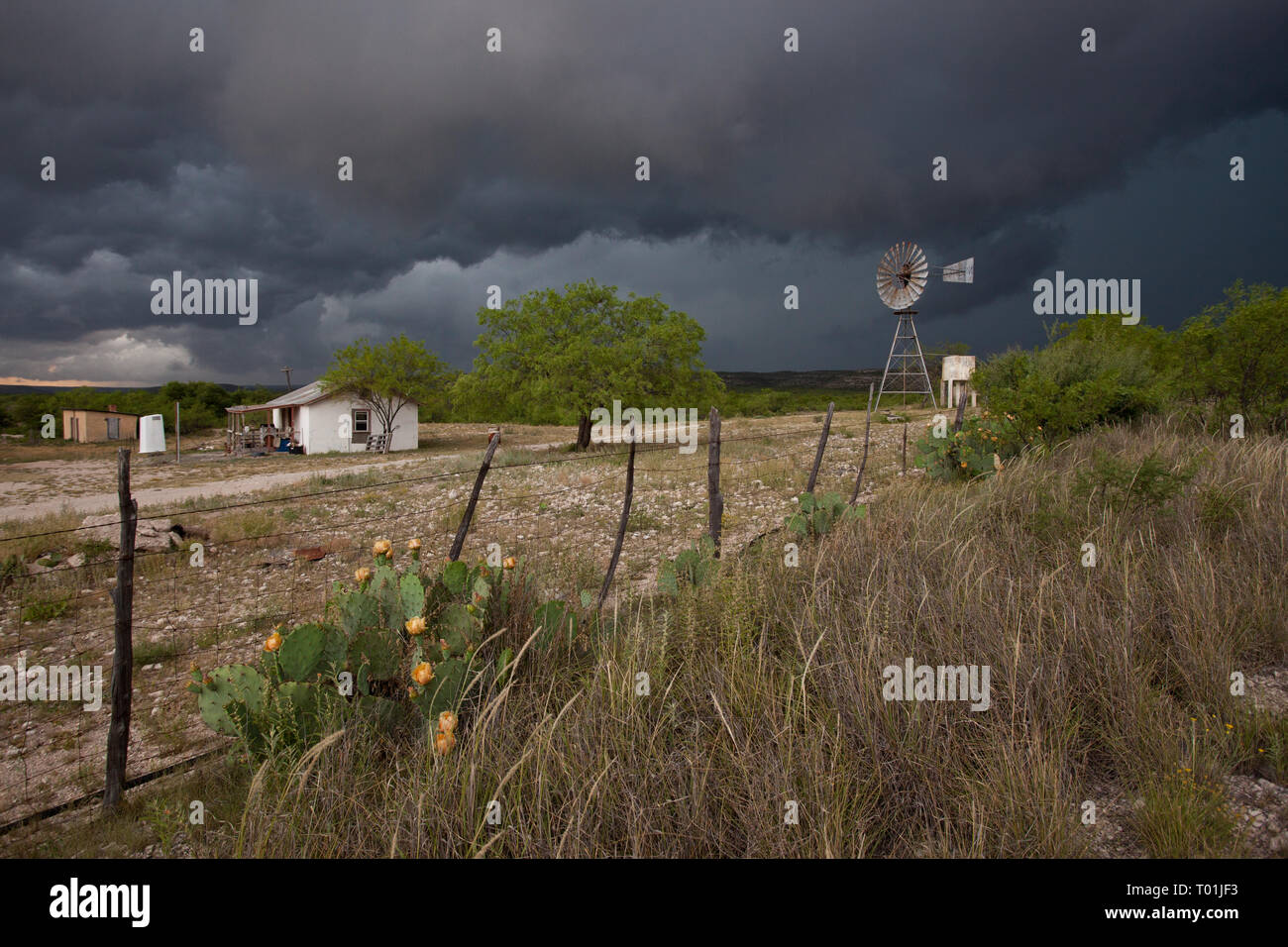 West texas skies hi-res stock photography and images - Alamy