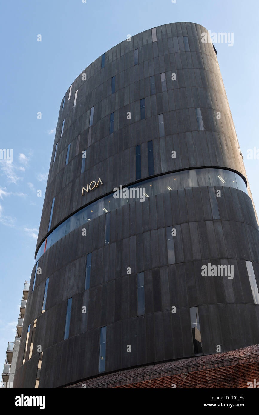 NOA Building, Minato-Ku, Tokyo, Japan. Designed by Seiichi Shirai ...