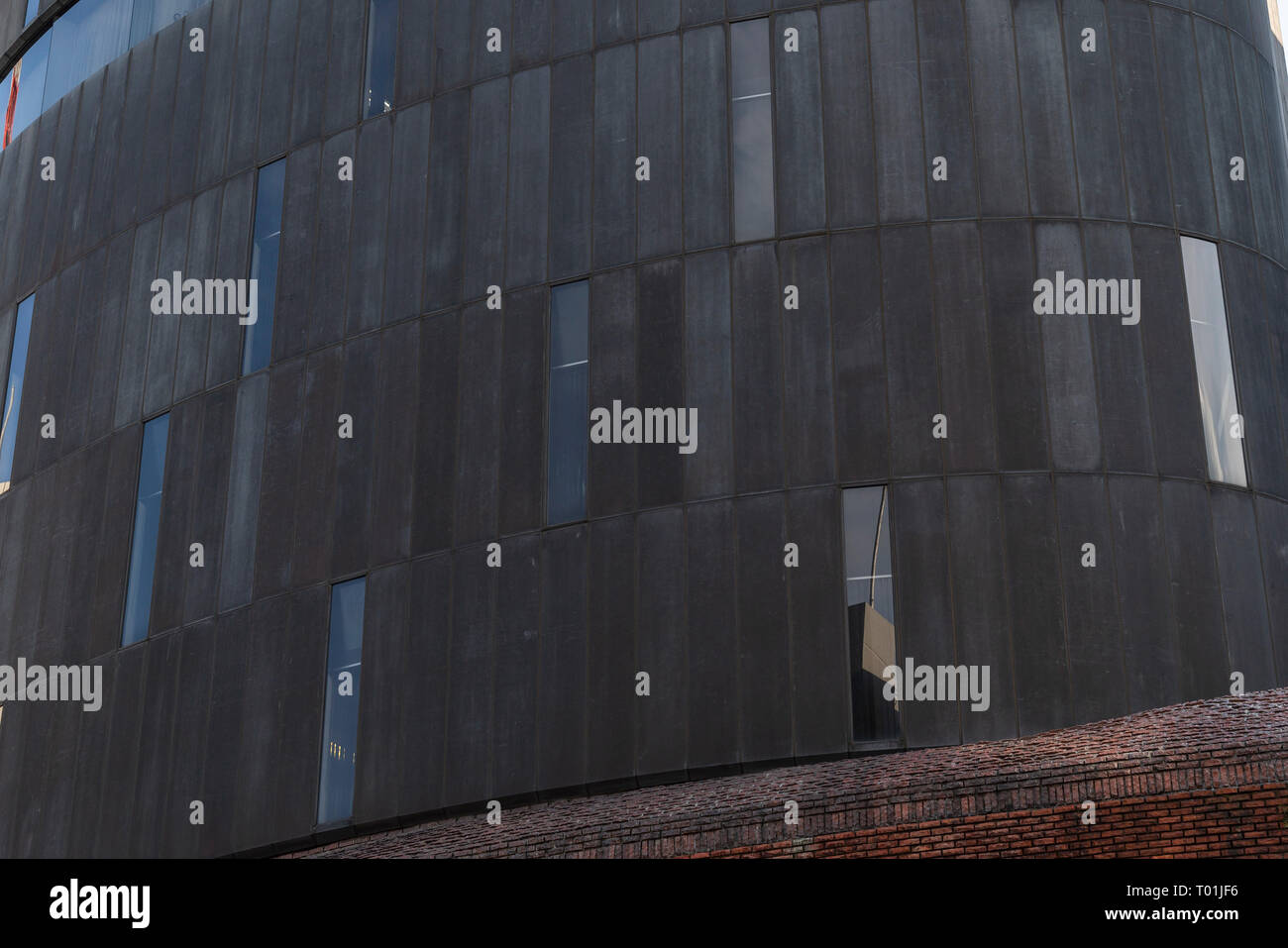NOA Building, Minato-Ku, Tokyo, Japan. Designed by Seiichi Shirai ...