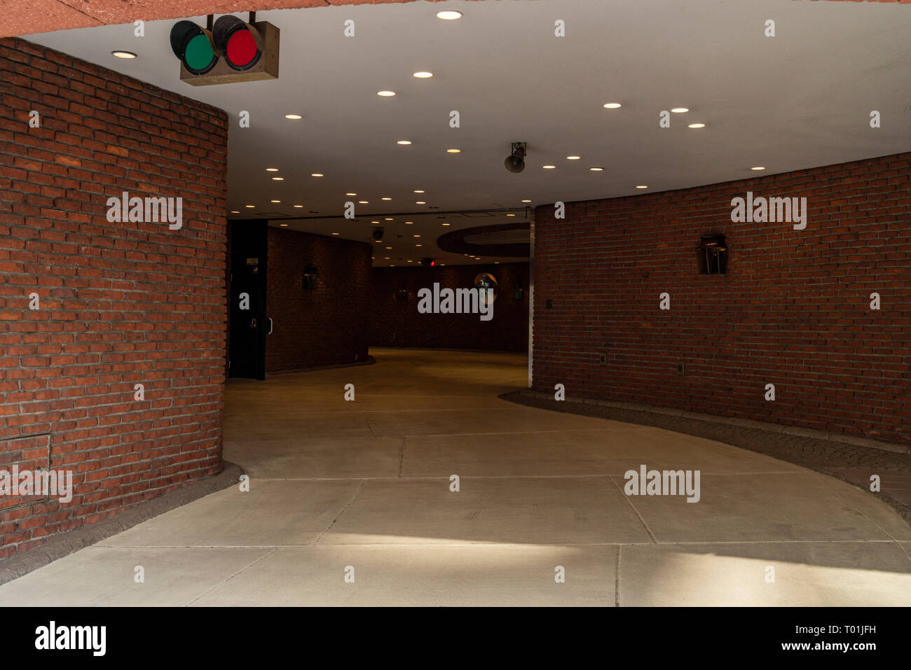 NOA Building, Minato-Ku, Tokyo, Japan. Designed by Seiichi Shirai ...