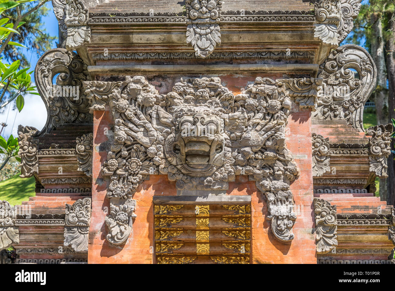 Dvarapala Guardian, Carved stone sculpture at Pura Tirta Empul temple ...