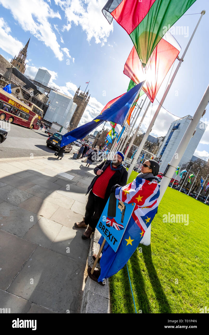Brexit for and against protesters in Parliament Square. Shoot yourself ...