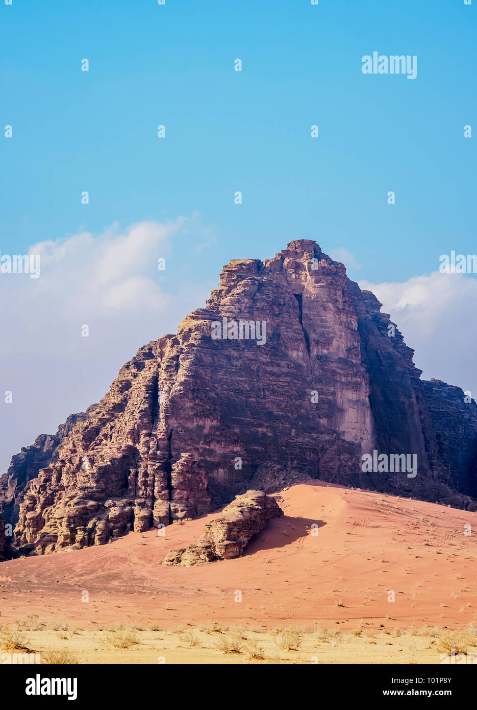 Landscape of Wadi Rum, Aqaba Governorate, Jordan Stock Photo - Alamy