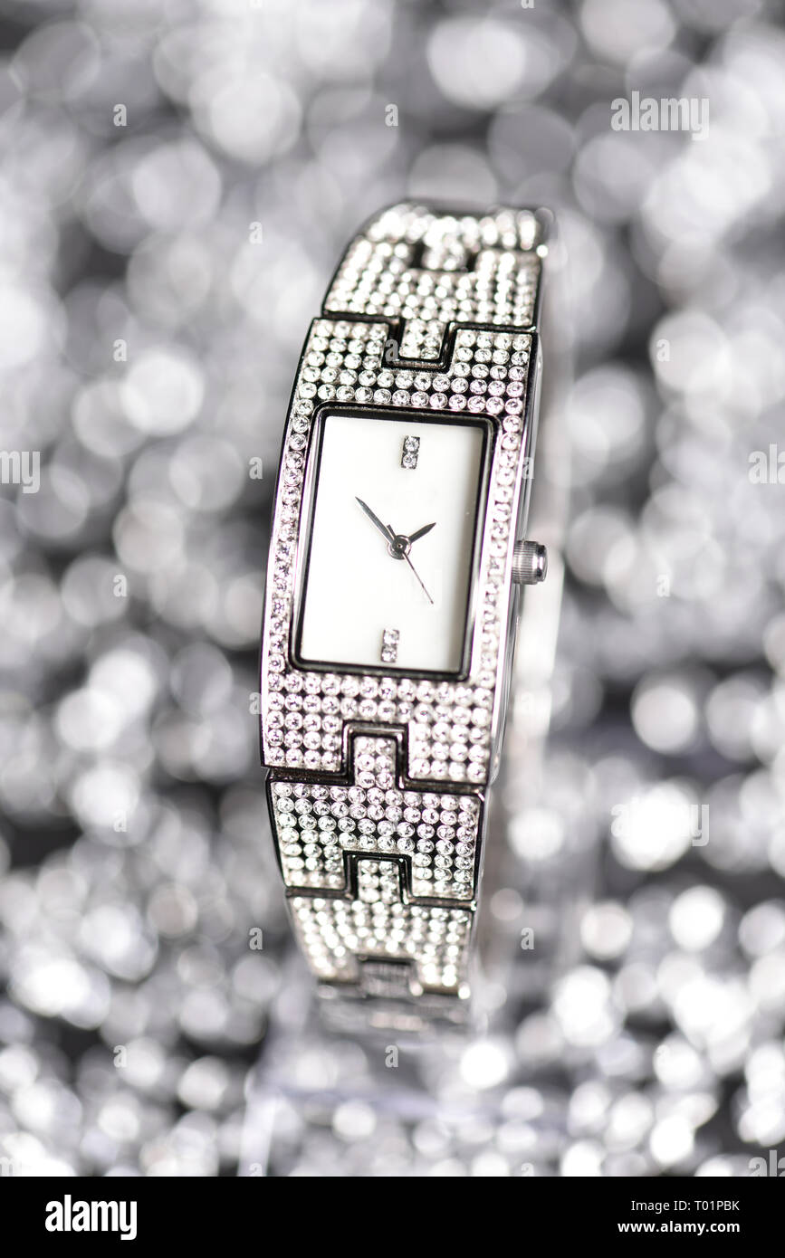 Sparkly jewelry hi-res stock photography and images - Alamy