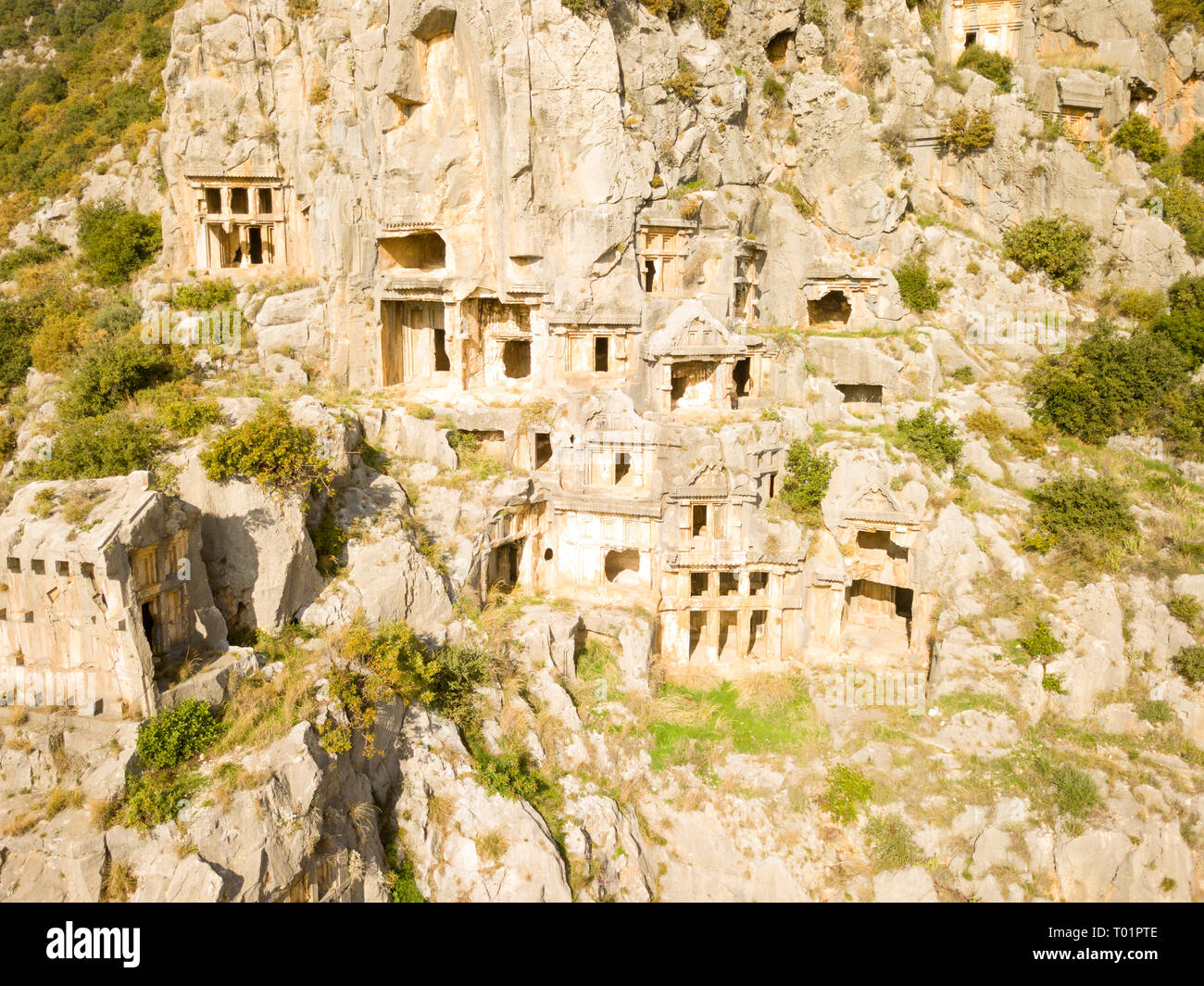 Ruins rock tombs hi-res stock photography and images - Alamy