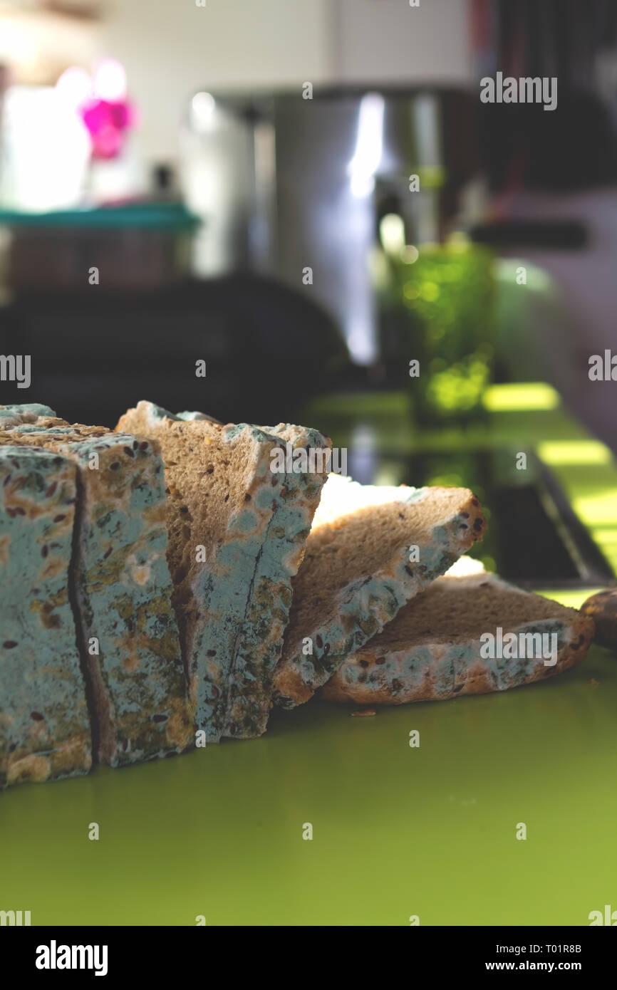 Bread counter sliced hi-res stock photography and images - Alamy