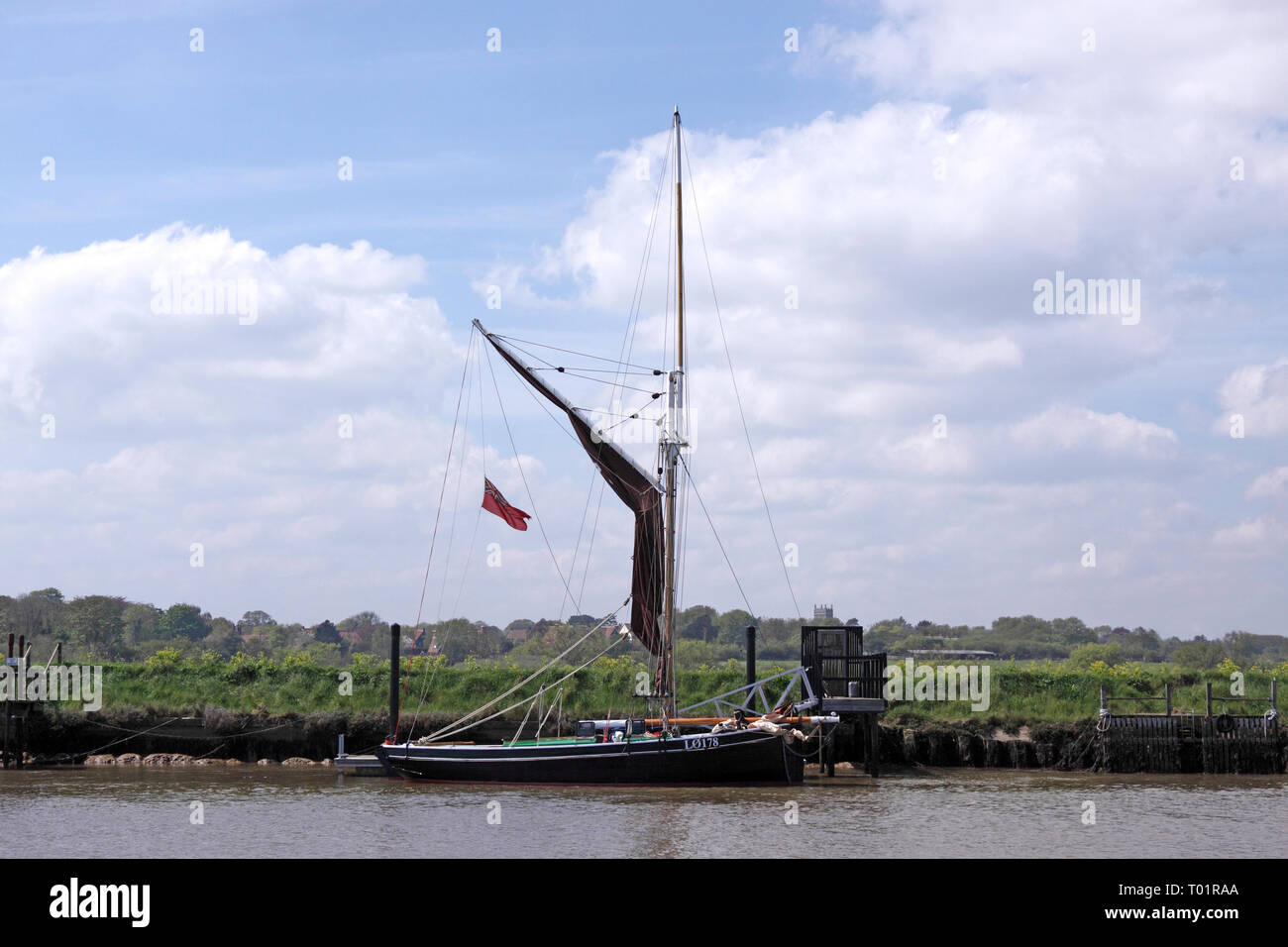 Shrimping boat hi-res stock photography and images - Alamy