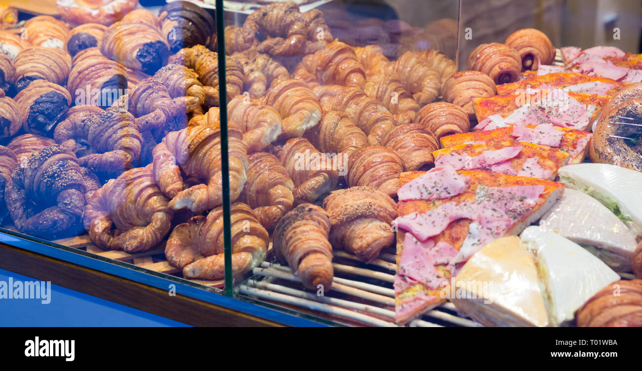 Croissants on the shelves hi-res stock photography and images - Alamy