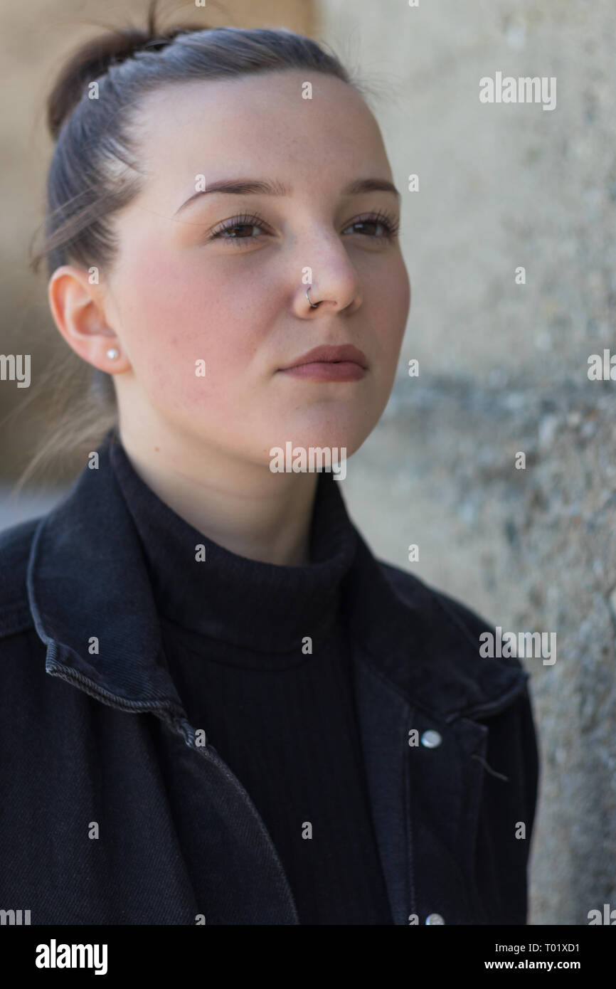 Portraitpage hi-res stock photography and images - Alamy