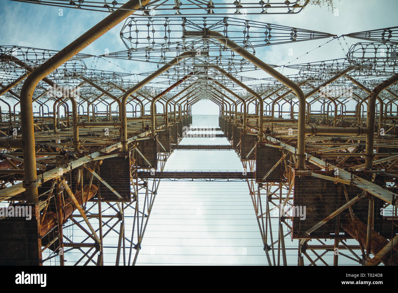 Duga - Soviet over-the-horizon OTH radar system. Duga-3 Russian ...