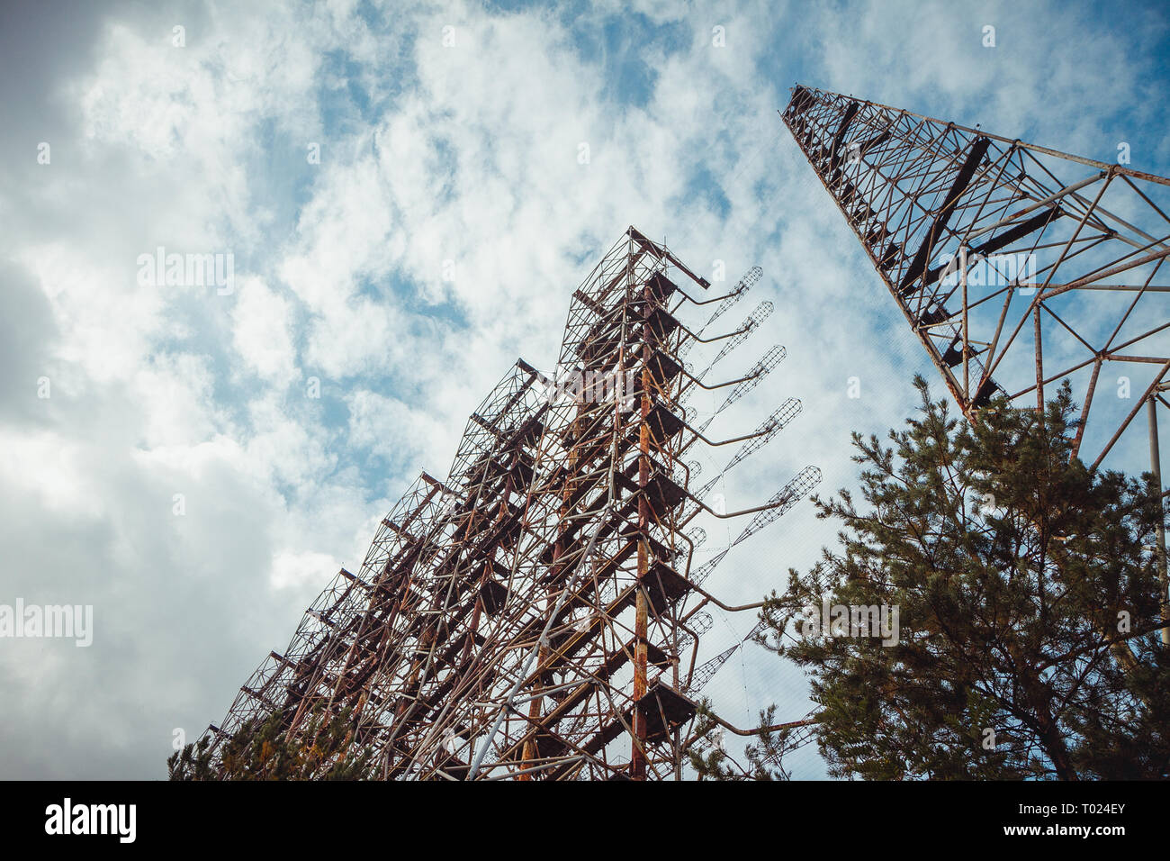 Duga - Soviet over-the-horizon OTH radar system. Duga-3 Russian ...