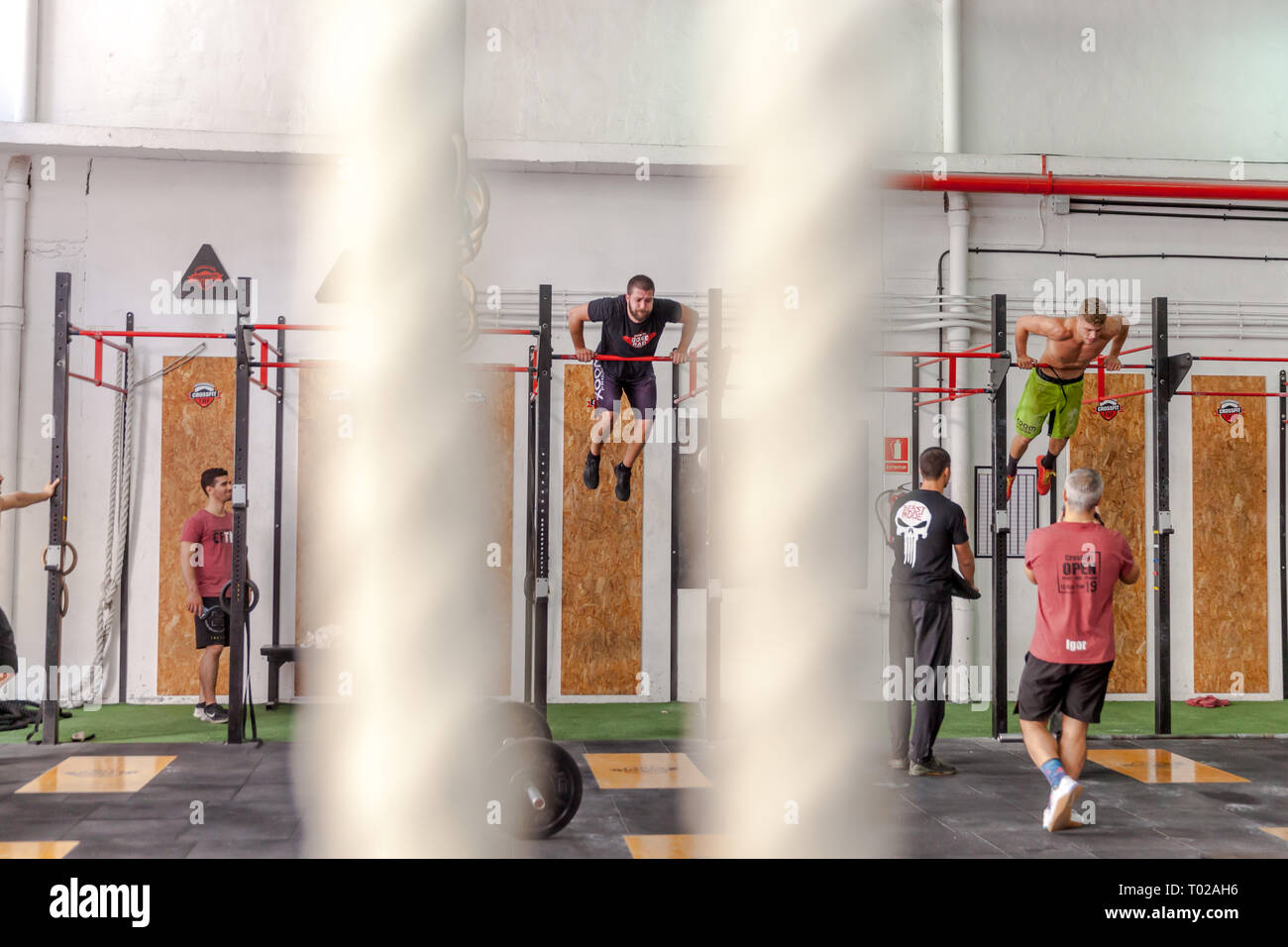Crossfit workout indoors Stock Photo - Alamy
