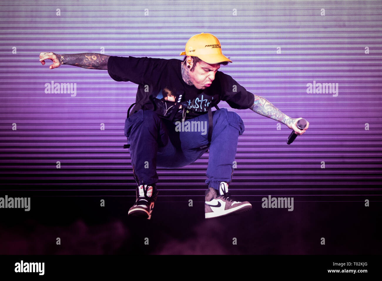 Rap jump hi-res stock photography and images - Alamy