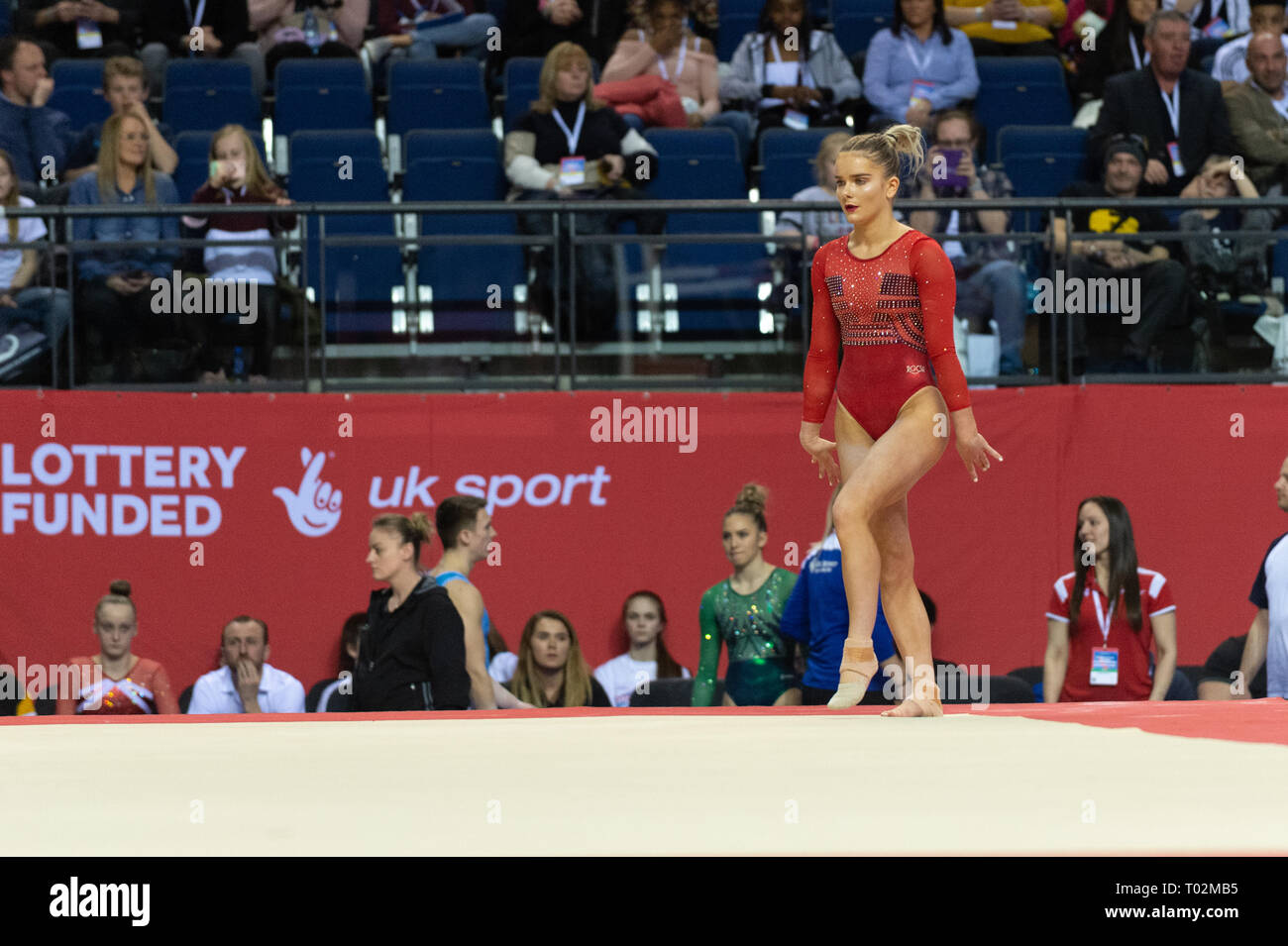 Gymnast splits beam hi-res stock photography and images - Alamy