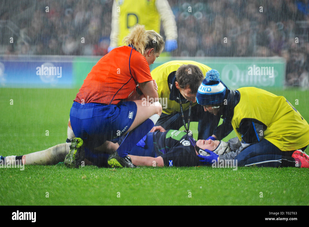 British football concussion hi-res stock photography and images - Alamy