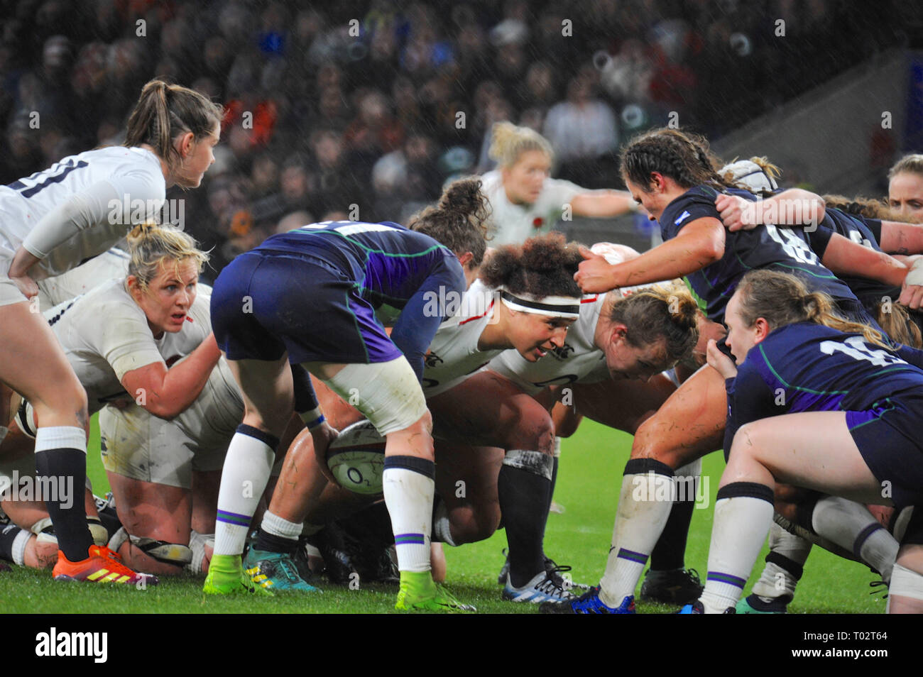 Female rugby scrum hi-res stock photography and images - Alamy