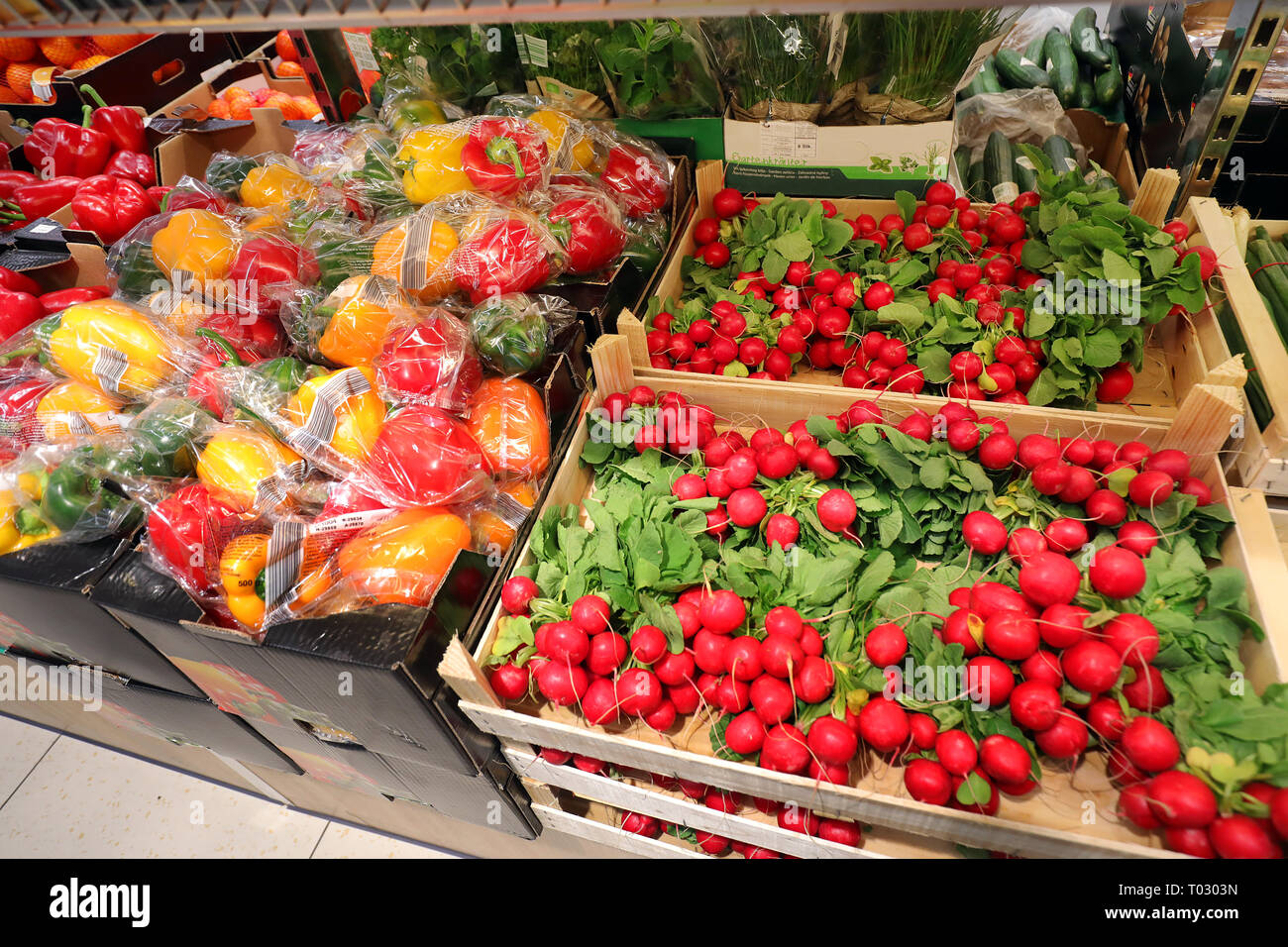 Lidl Supermarket Shelf High Resolution Stock Photography and Images - Alamy