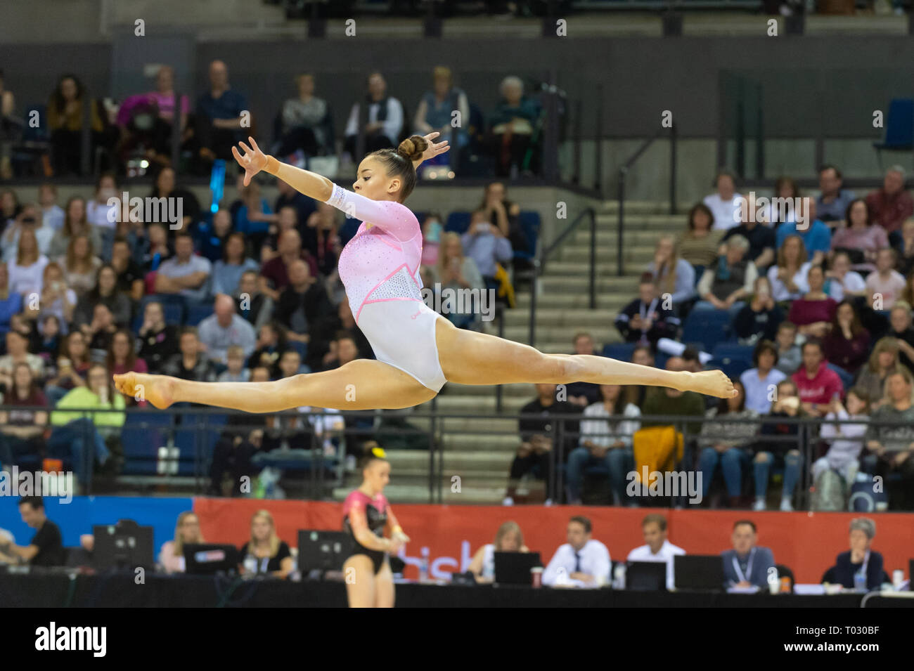 Female gymnast london olympics hi-res stock photography and images - Alamy