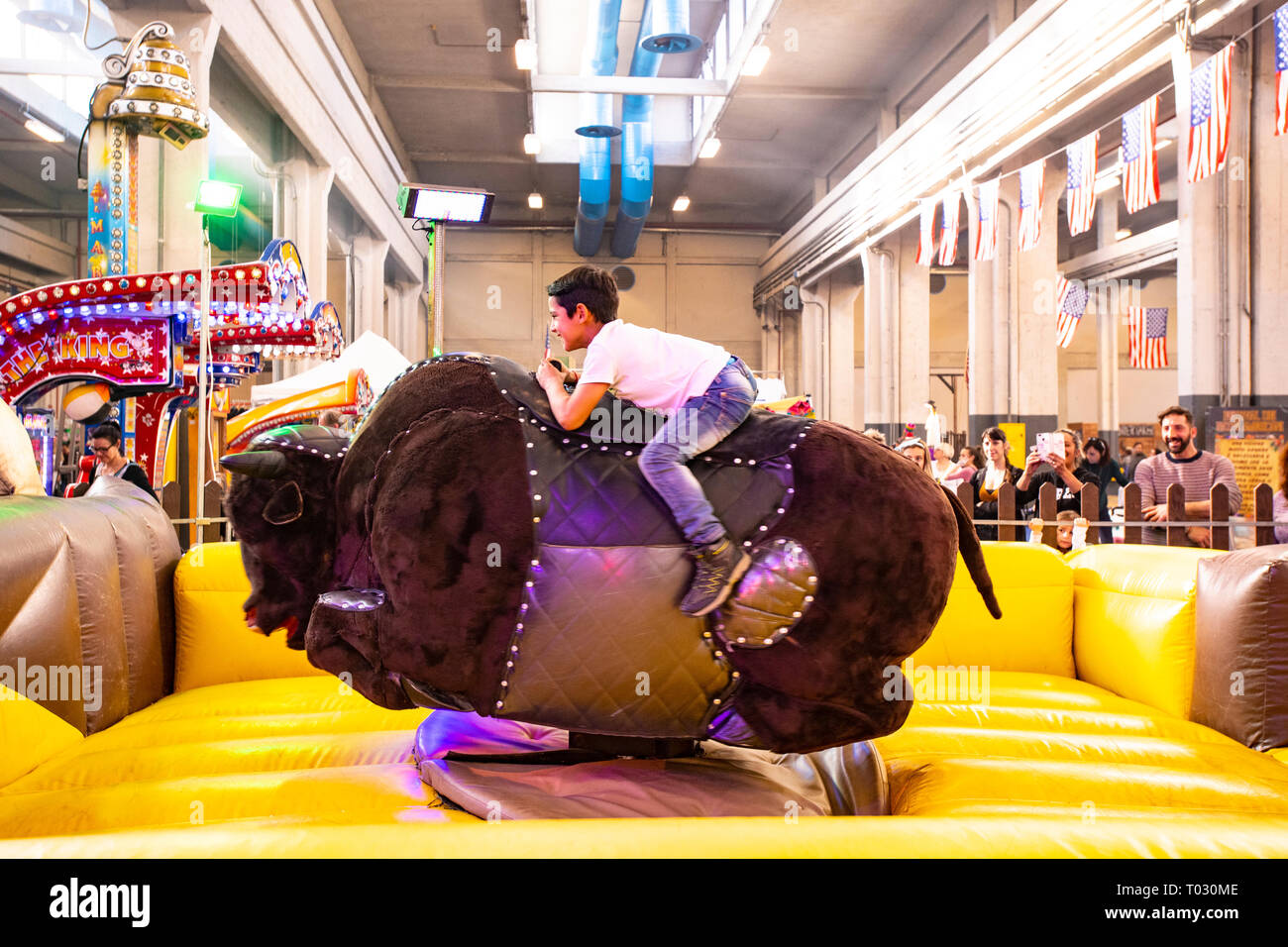 Mechanical bison hi-res stock photography and images - Alamy