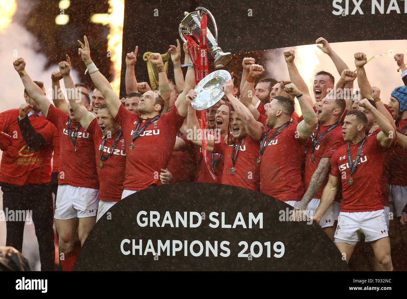 Ireland players celebrate winning the triple crown hi-res stock ...